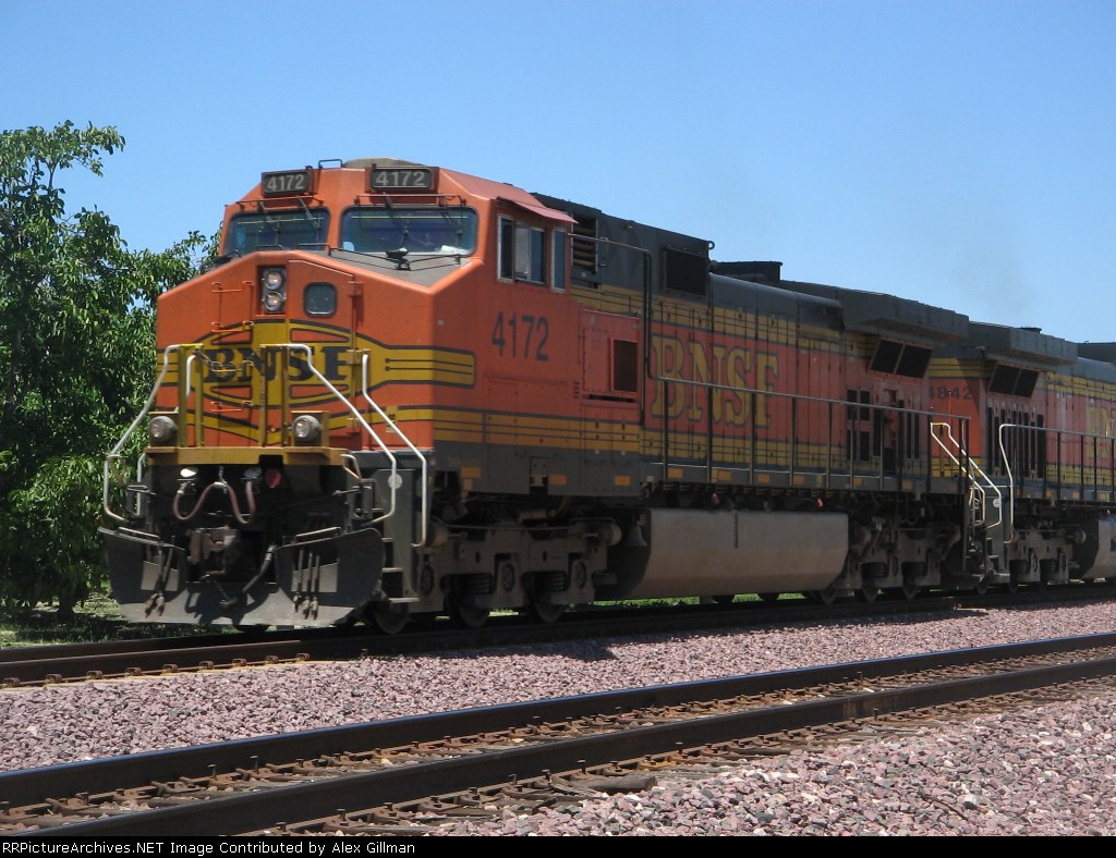 BNSF 4172 Westbound